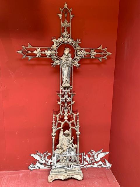 1 Gothic - style Cross From Graveyard - Garden Ornaments - Fluminalis